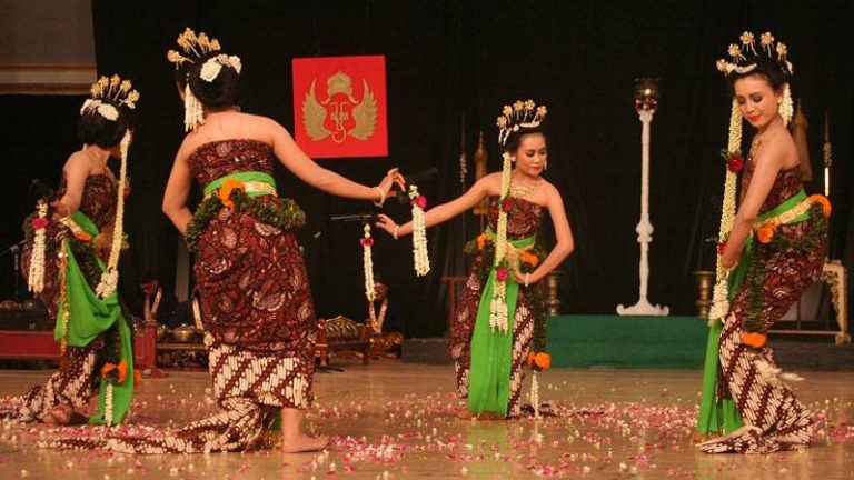 5 Tari Tradisional dari Jawa Tengah - Pustaka Sekolah